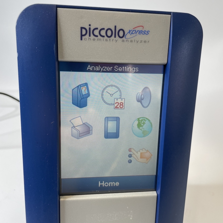 Piccolo Xpress Chemistry Analyzer Abaxis 1100-1000E | Salford ...