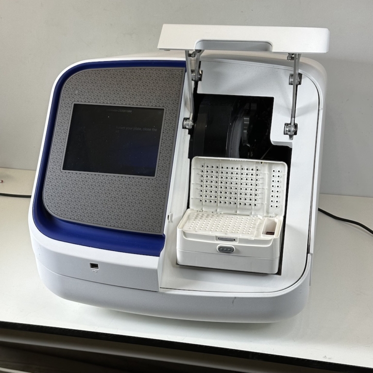 Thermo Fisher SeqStudio Genetic Analyser A33770 Applied Biosystems | Salford Scientific Supplies